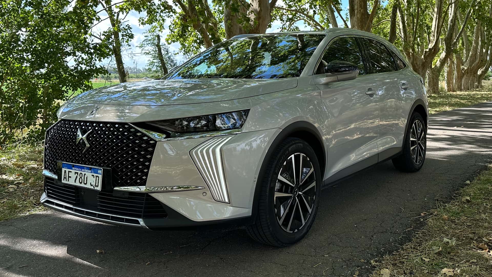 Crítica: DS 7 215 AT8 Rivoli – Autoblog Argentina